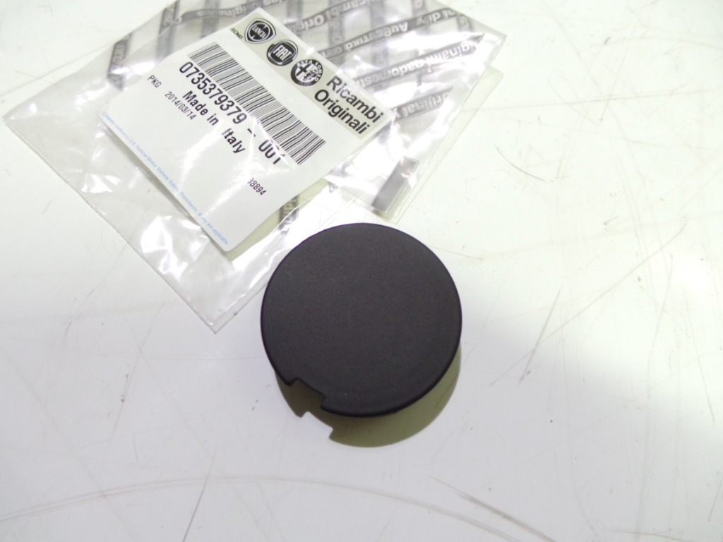 Alfa Romeo OE 735379379 zaślepka haka zderzaka - porównaj ceny - Allegro.pl