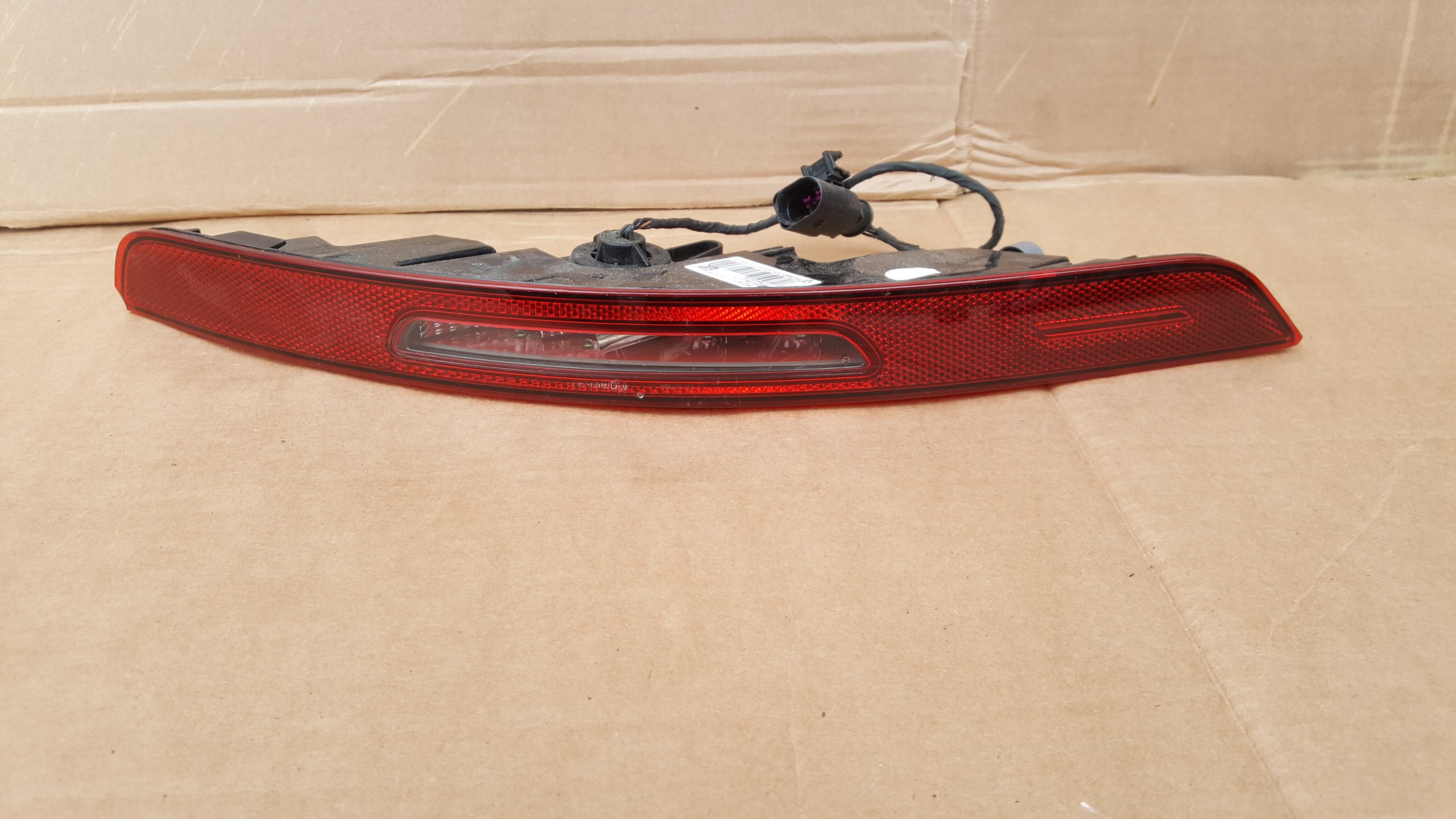 PORSCHE MACAN 95B945725J LAMPA LEWA ZDERZAKA 95B945725J za 80 zł z ...