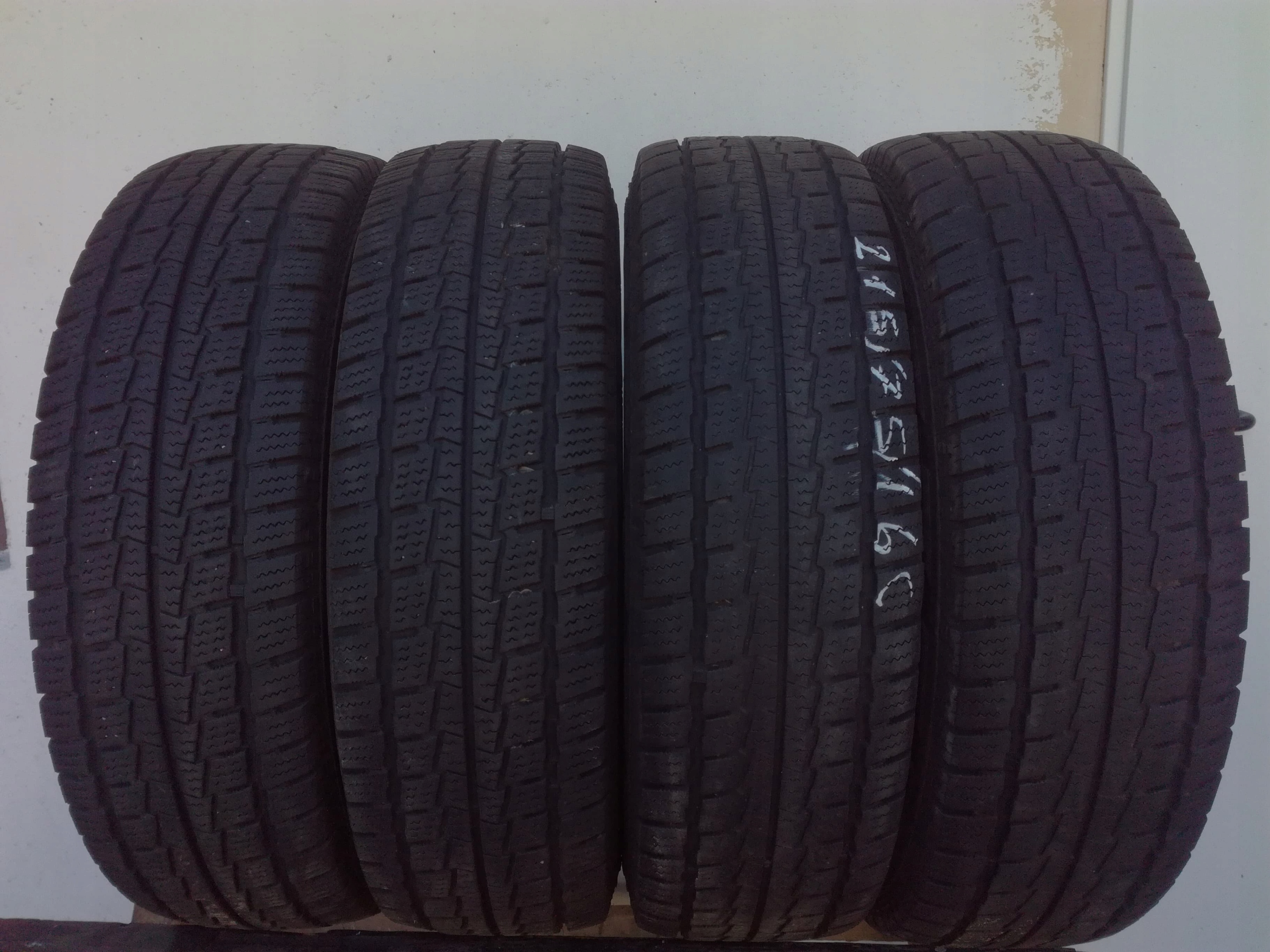 215/75R16C 113/111R Hankook WinterRW06 2x5mm 2x7mm - 7560151908 ...
