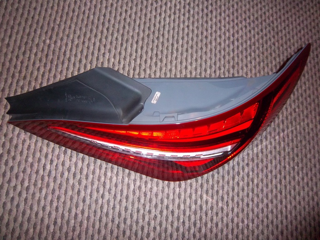 LAMPA TYŁ MERCEDES CLA A117 PRAWA A1179063800 LIFT - 7275389028 ...