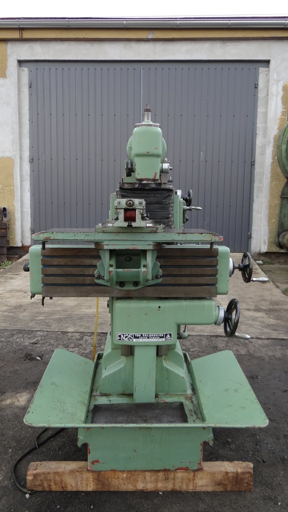 FREZARKA NARZĘDZIOWA TOS FN 25 STAN BDB - 7287249206 - oficjalne ...