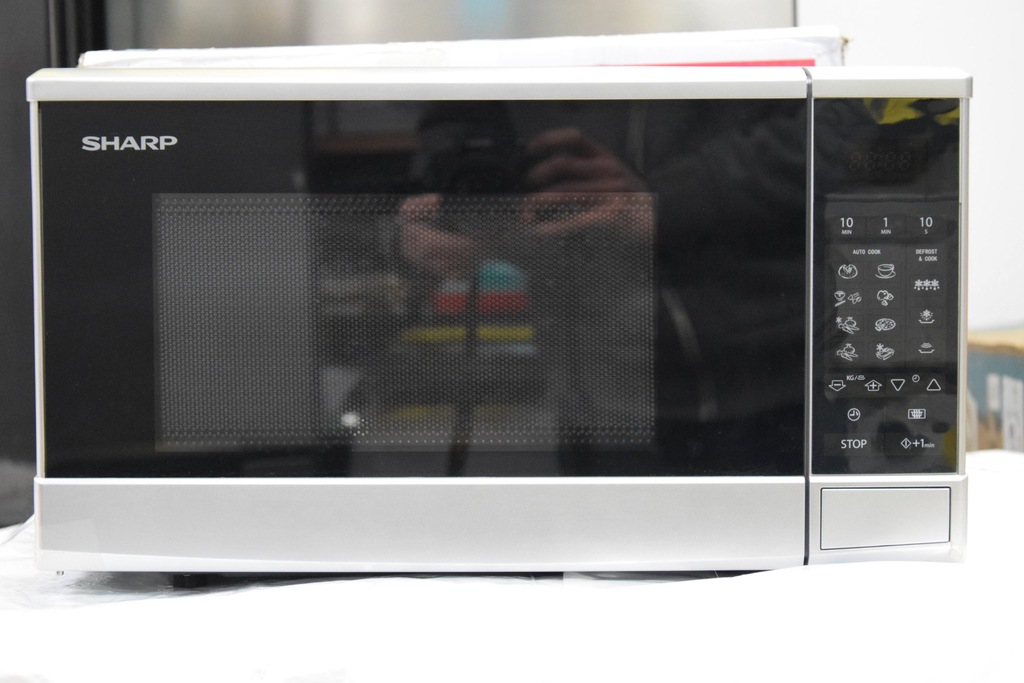 KUCHENKA MIKROFALOWA SHARP R270S 20L 800W - 7222698697 - oficjalne ...