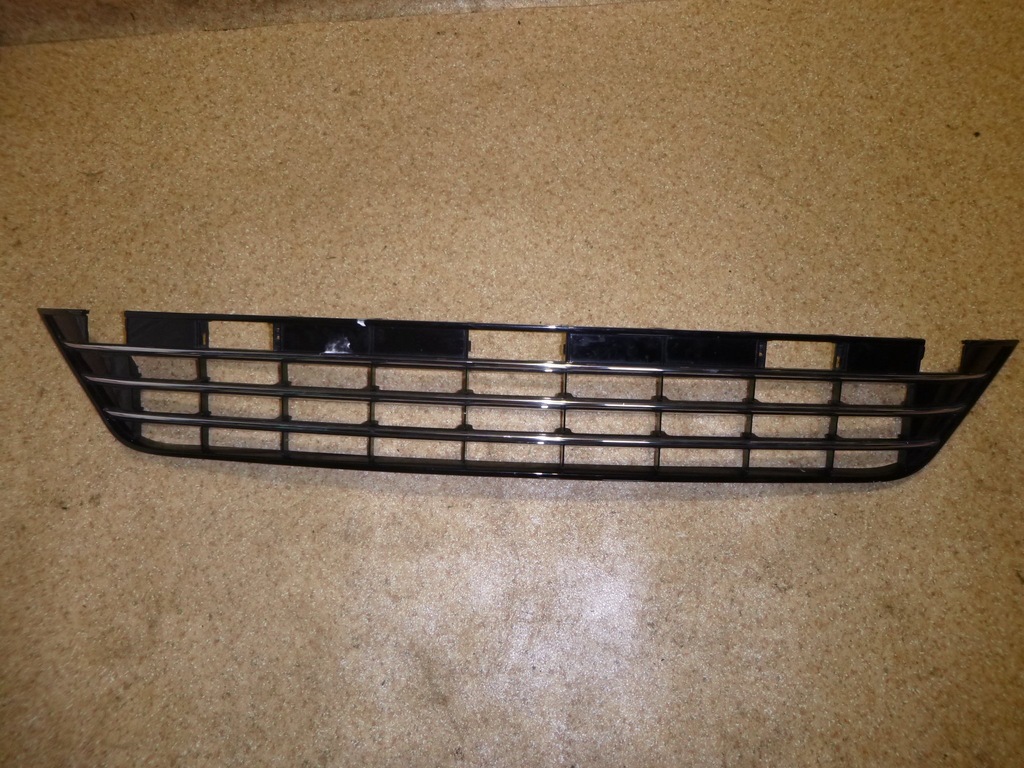 Kratka zderzaka grill VW Touareg LIFT 7P6853677F - 6889099526 - oficjalne archiwum Allegro