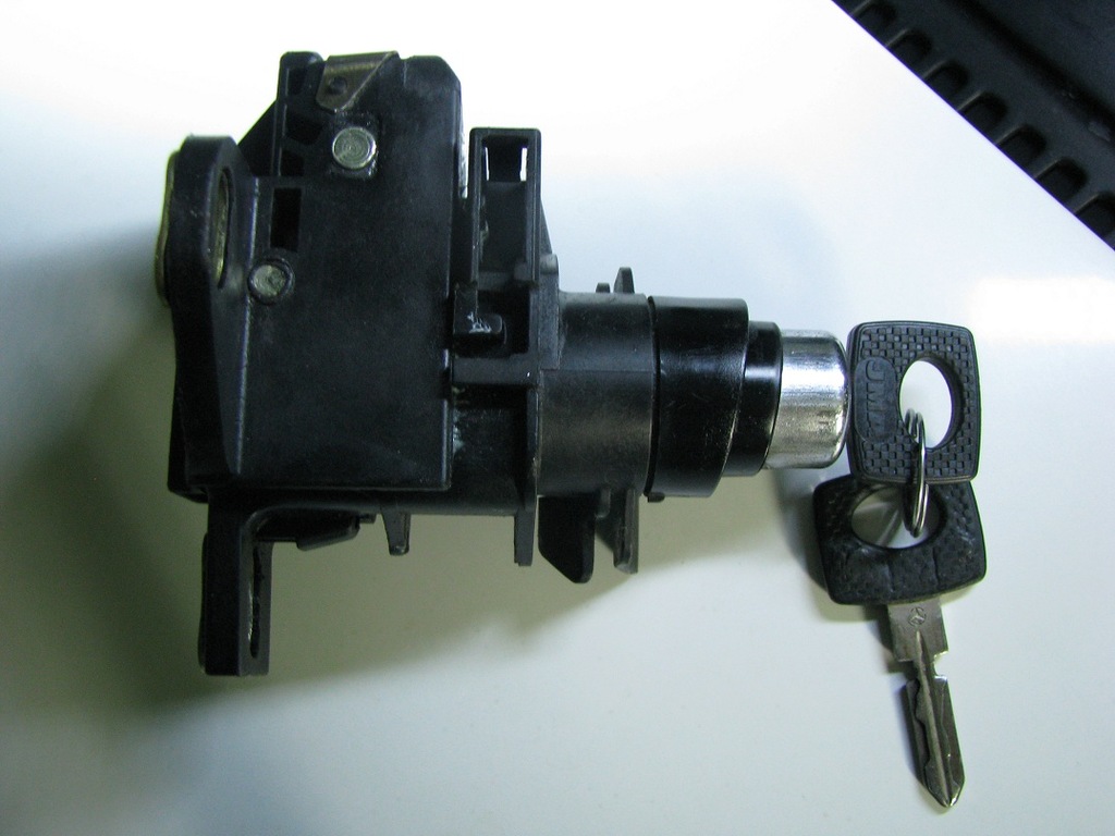 Zamek klapy sedan Mercedes W124 2 klucze - 7475840680 - oficjalne archiwum Allegro