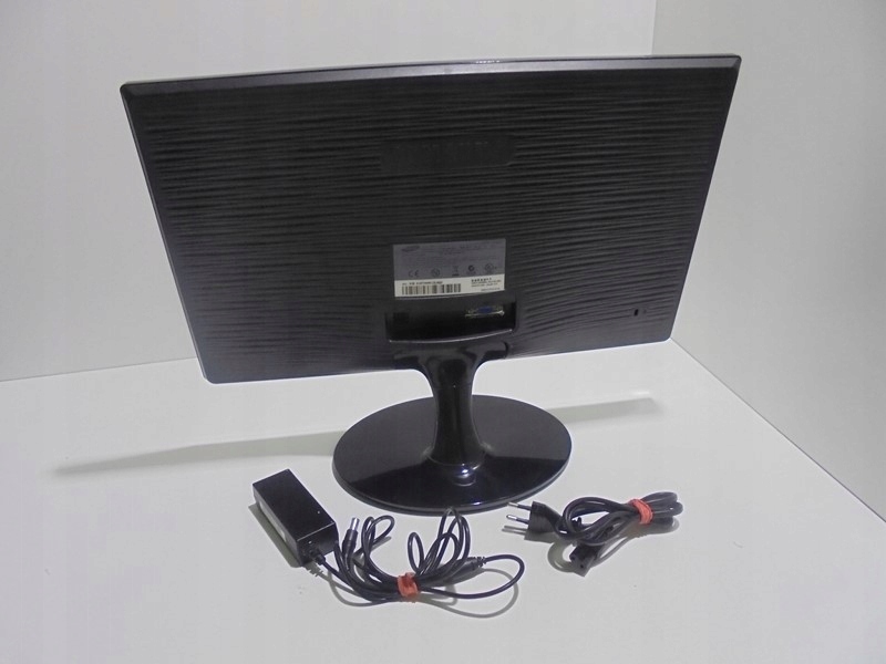 MONITOR SAMSUNG S19B300N 19" - 7583040878 - oficjalne archiwum Allegro