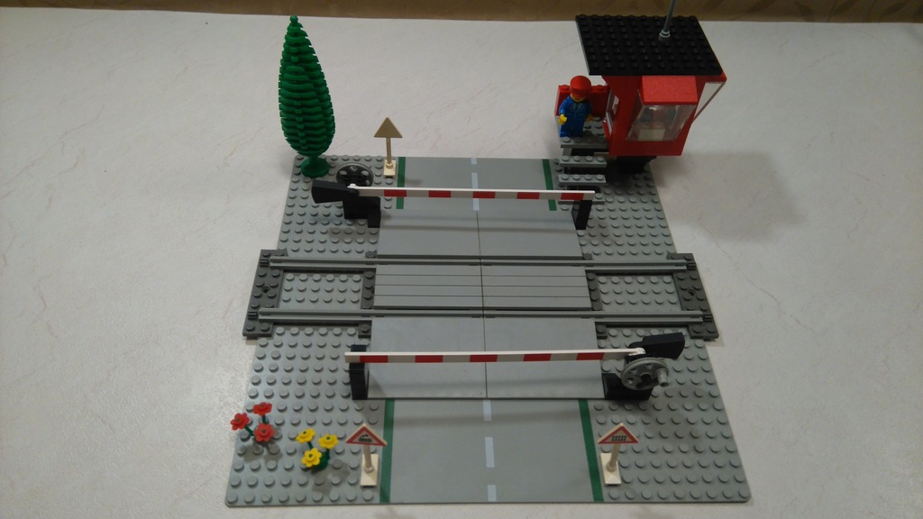Lego City 7835 Przejazd Kolejowy z Budką Dróżnika - 7084181284 ...